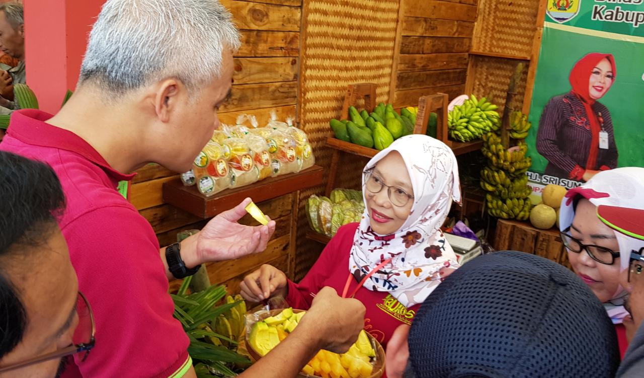 AYO KUNJUNGI STAND DINAS PERTANIAN GROBOGAN DI FESTIVAL BUAH V PROVINSI ...